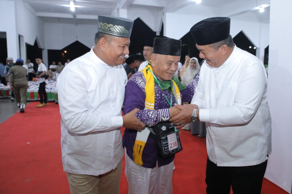 Pemerintah Kabupaten Asahan Lepas Calon Haji Kabupaten Asahan di Gedung ...